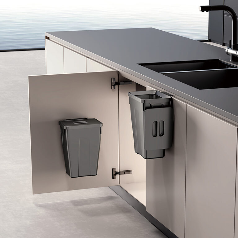 XH-03-005-8 Door Hanging Plastic Trash Can - BENE